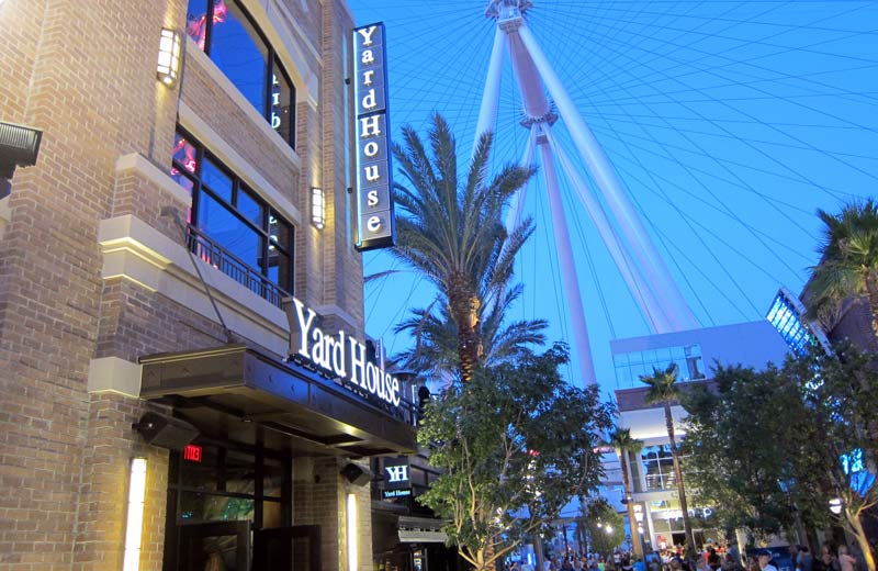 Top 10 Places to Watch Football - Top10Vegas.com